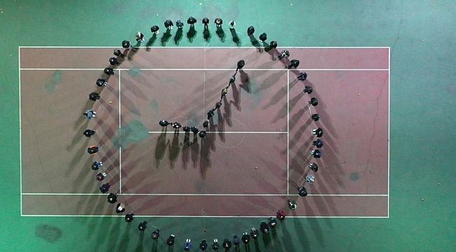 SAAT 9'U 5 GEÇE KOREOGRAFİSİ HAVADAN GÖRÜNTÜLENDİ - Genel - www ...